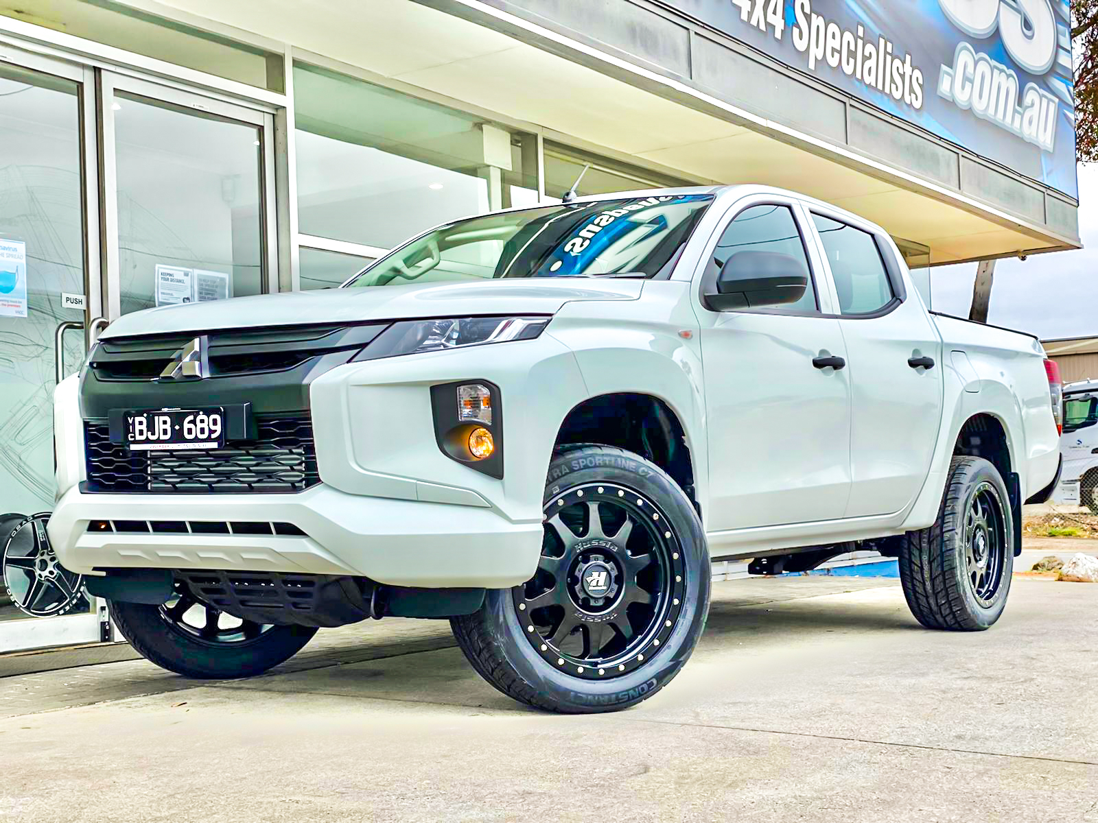 MITSUBISHI TRITON HUSSLA RAPTOR MATTE BLACK #3385