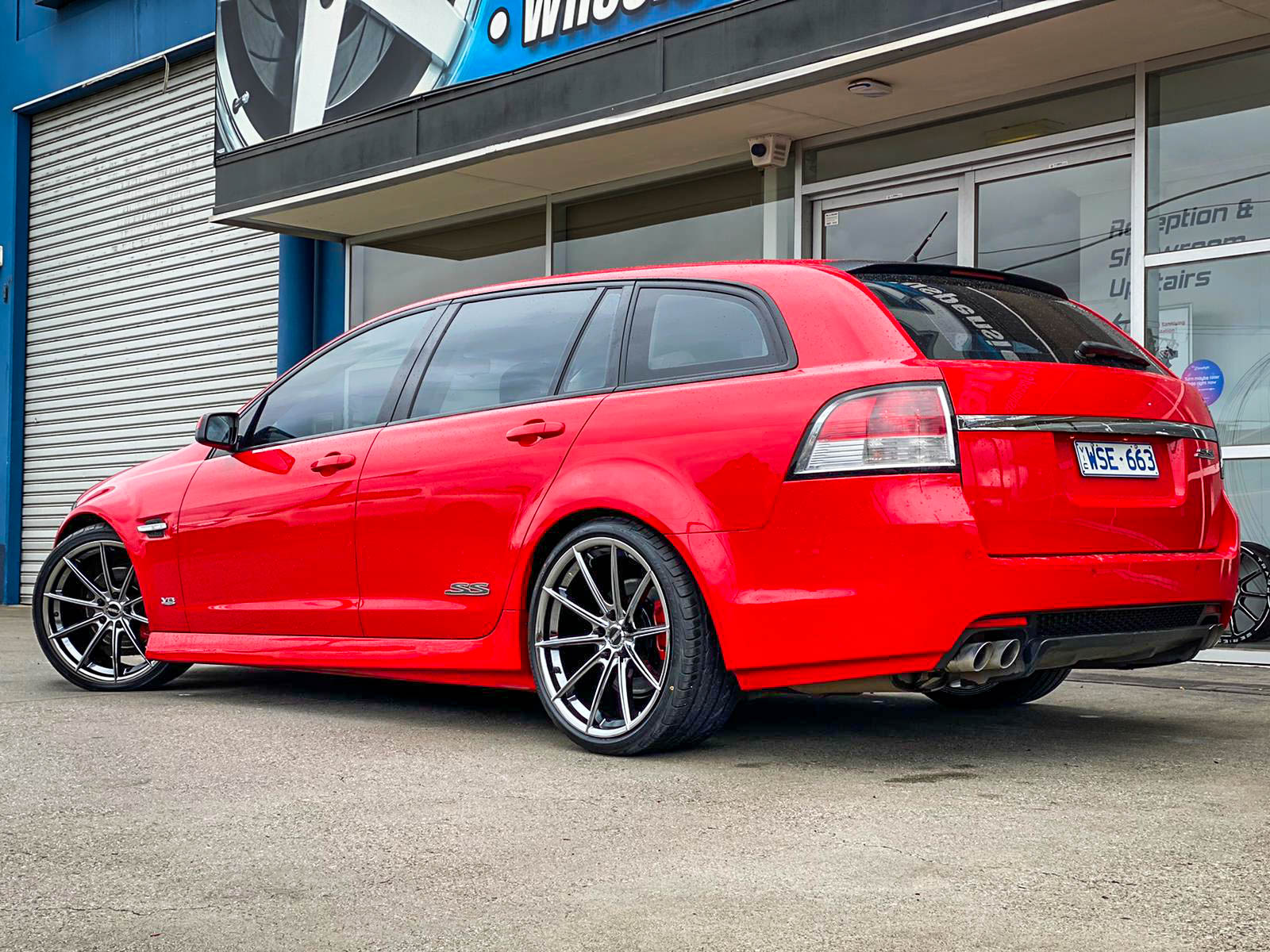 Holden commodore hussla moz black chrome #3452