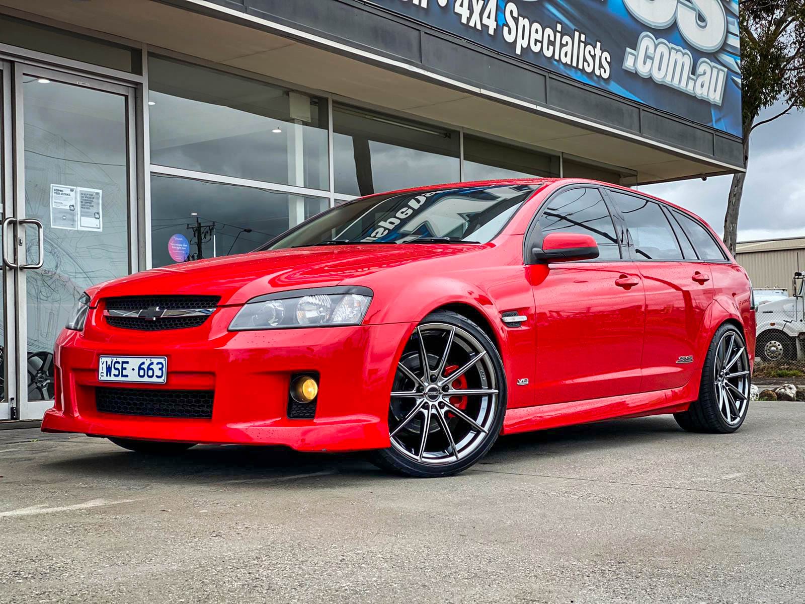 Holden commodore hussla moz black chrome #3452