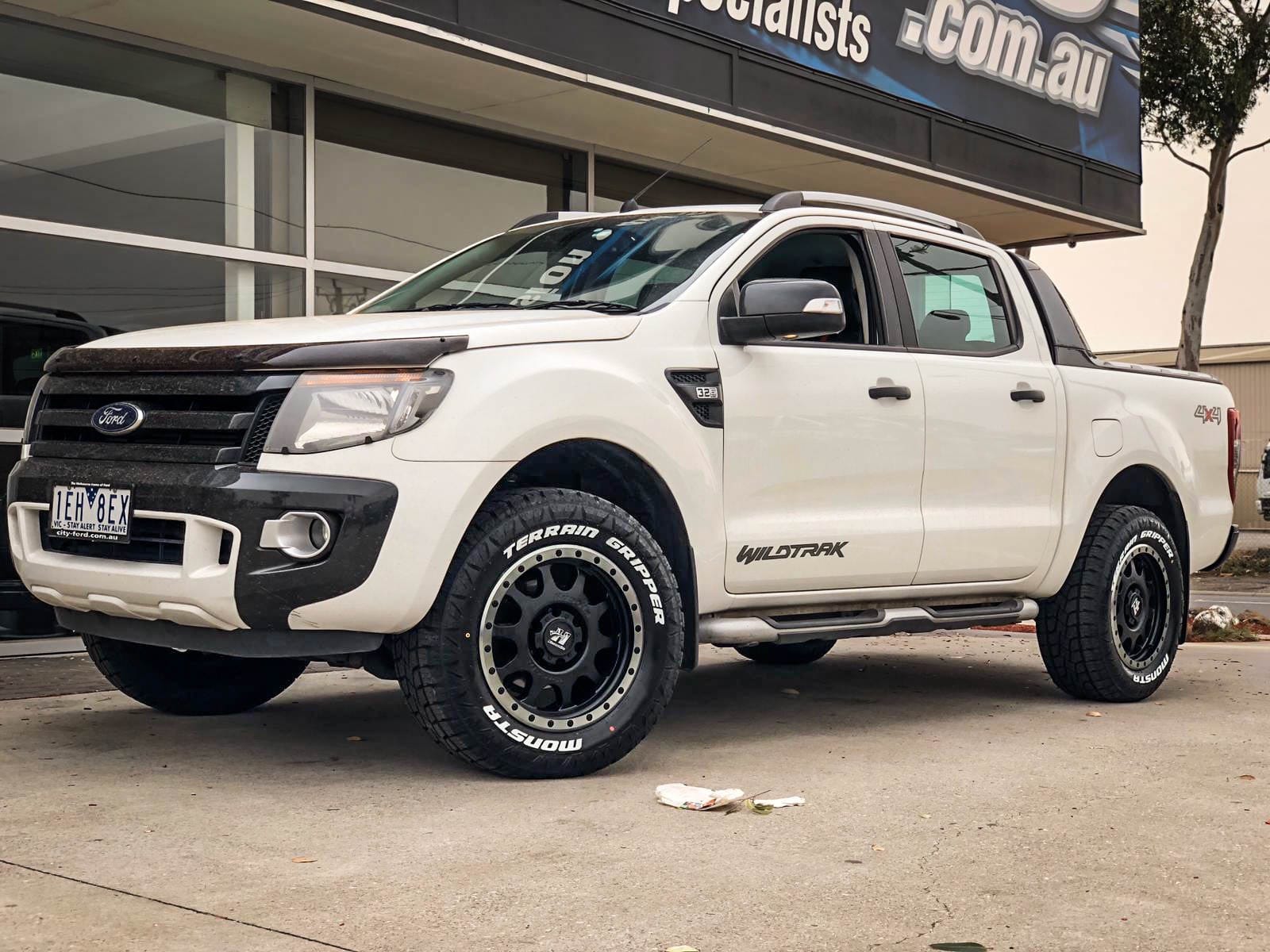 FORD RANGER HUSSLA RAPTOR MATTE BLACK DARK TINT LIP BLACK BOLTS #3632