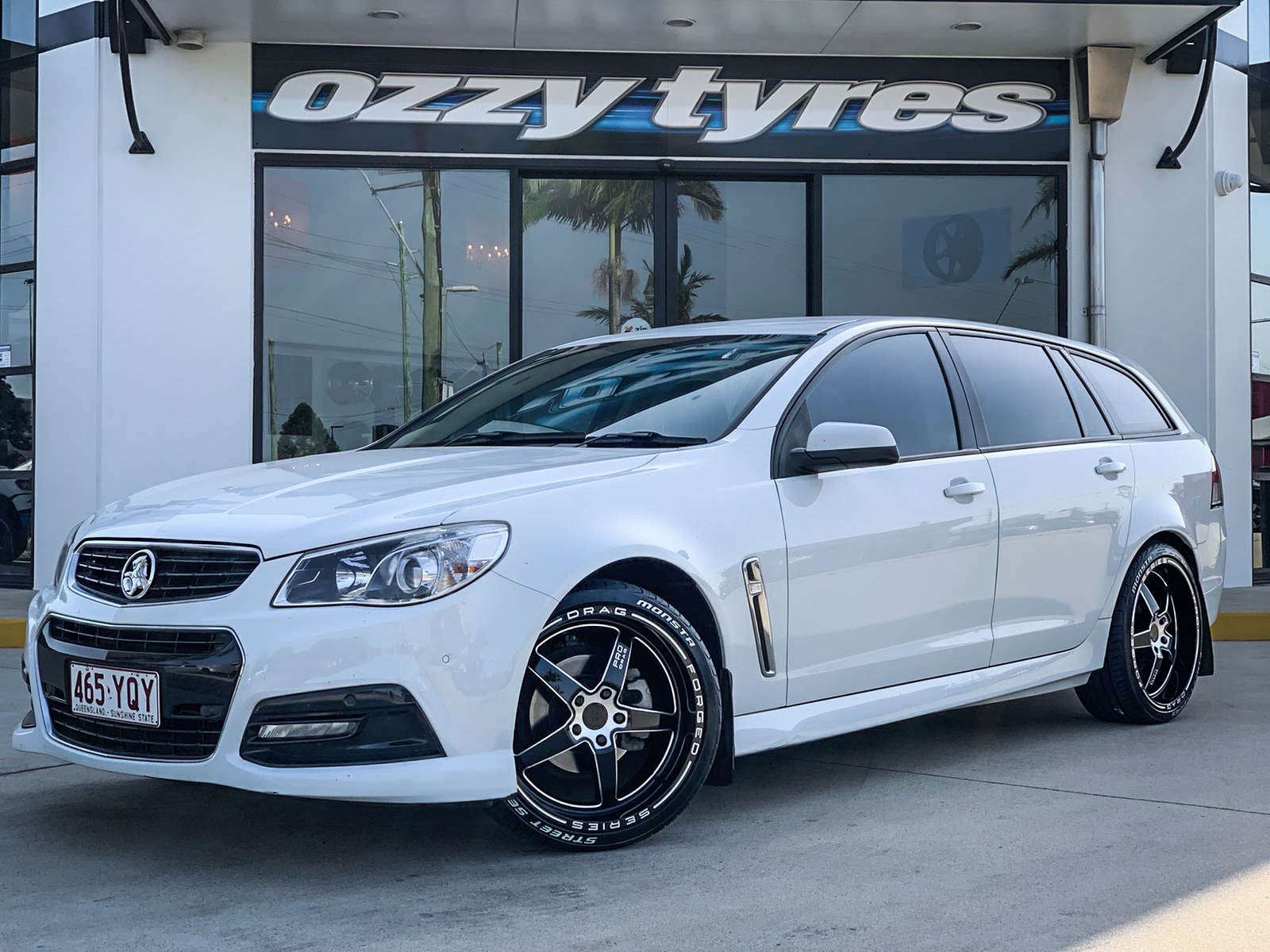 HOLDEN COMMODORE PRO DRAG PD1 BLACK LIP #3655