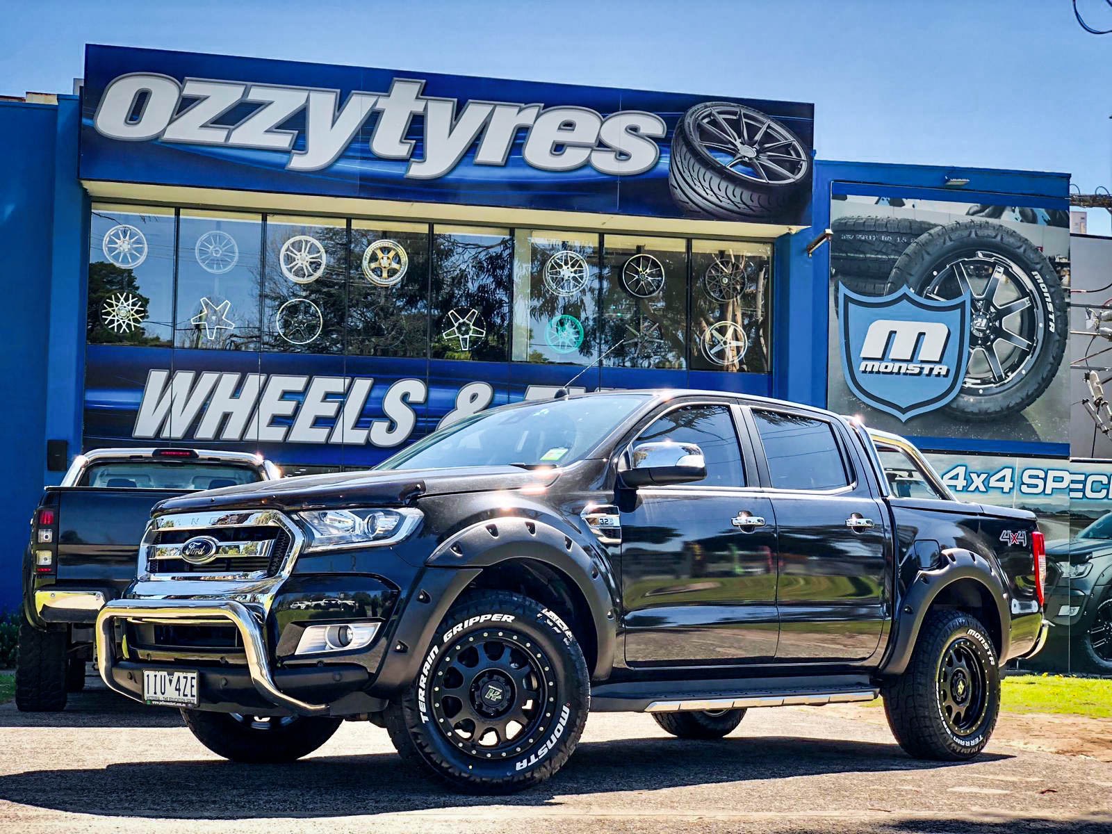 FORD RANGER HUSSLA RAPTOR MATTE BLACK #3766