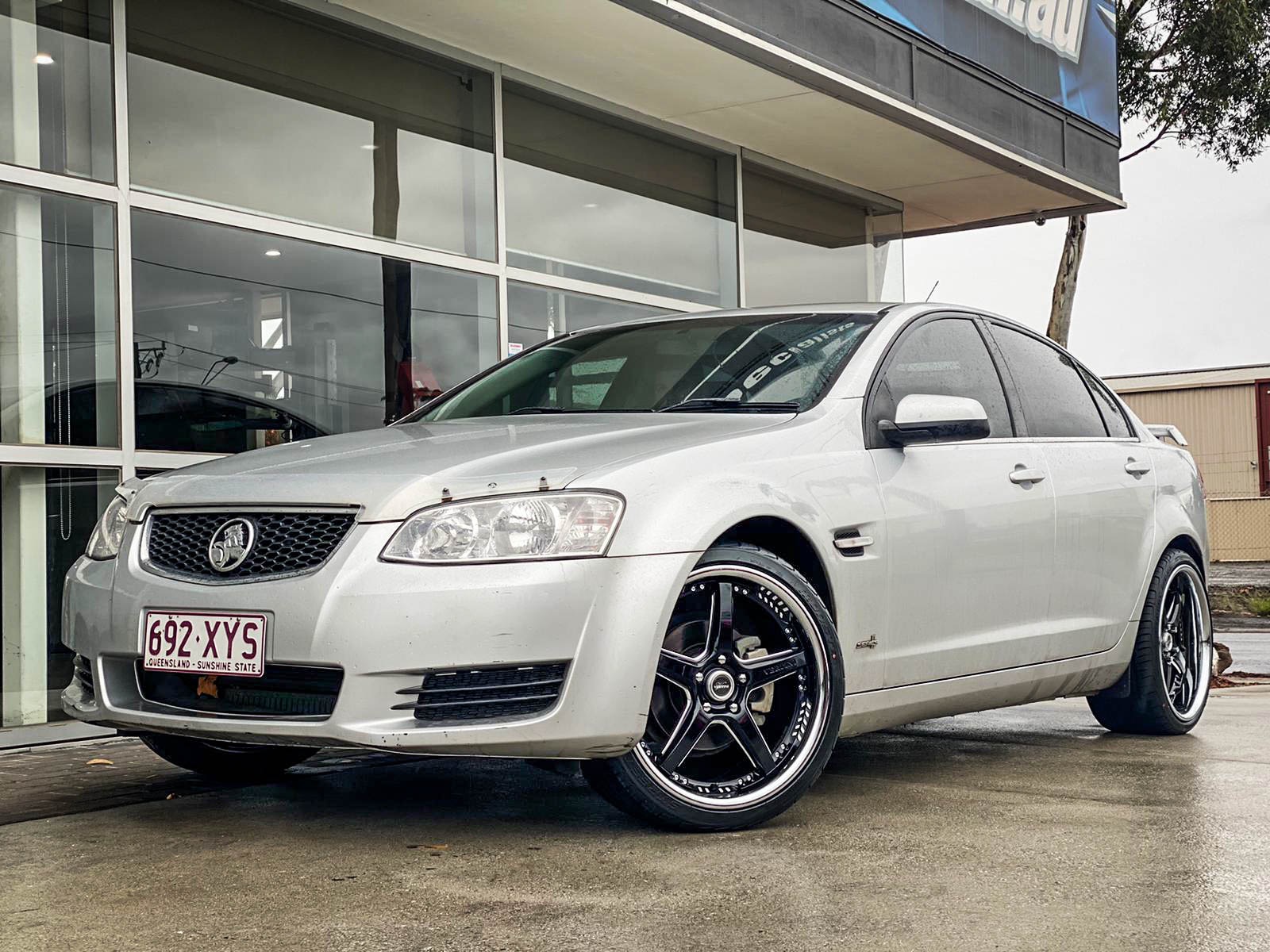Holden commodore vertini drift gloss black chrome lip #3786