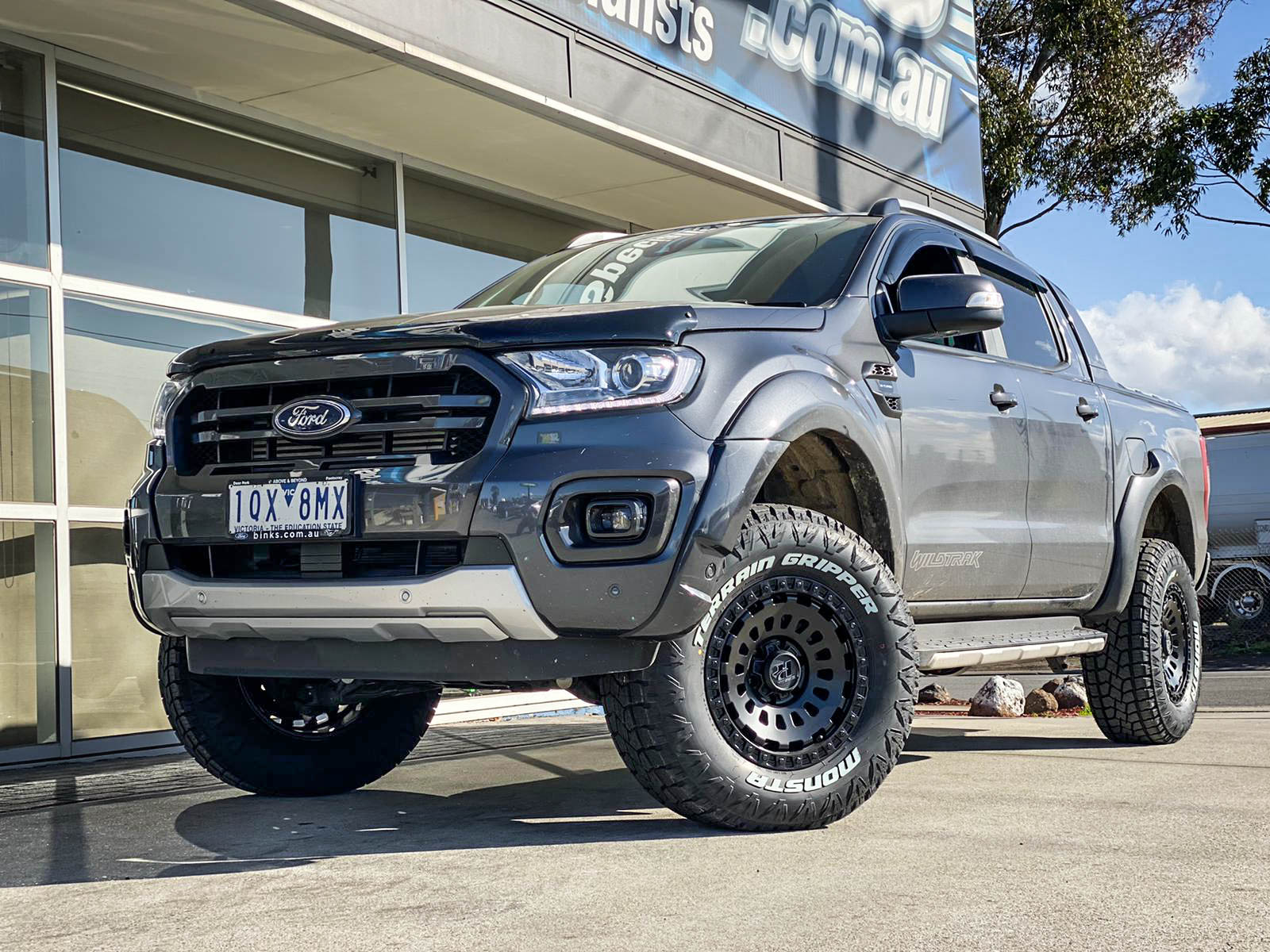 Ford ranger hussla strikeforce matte black #451