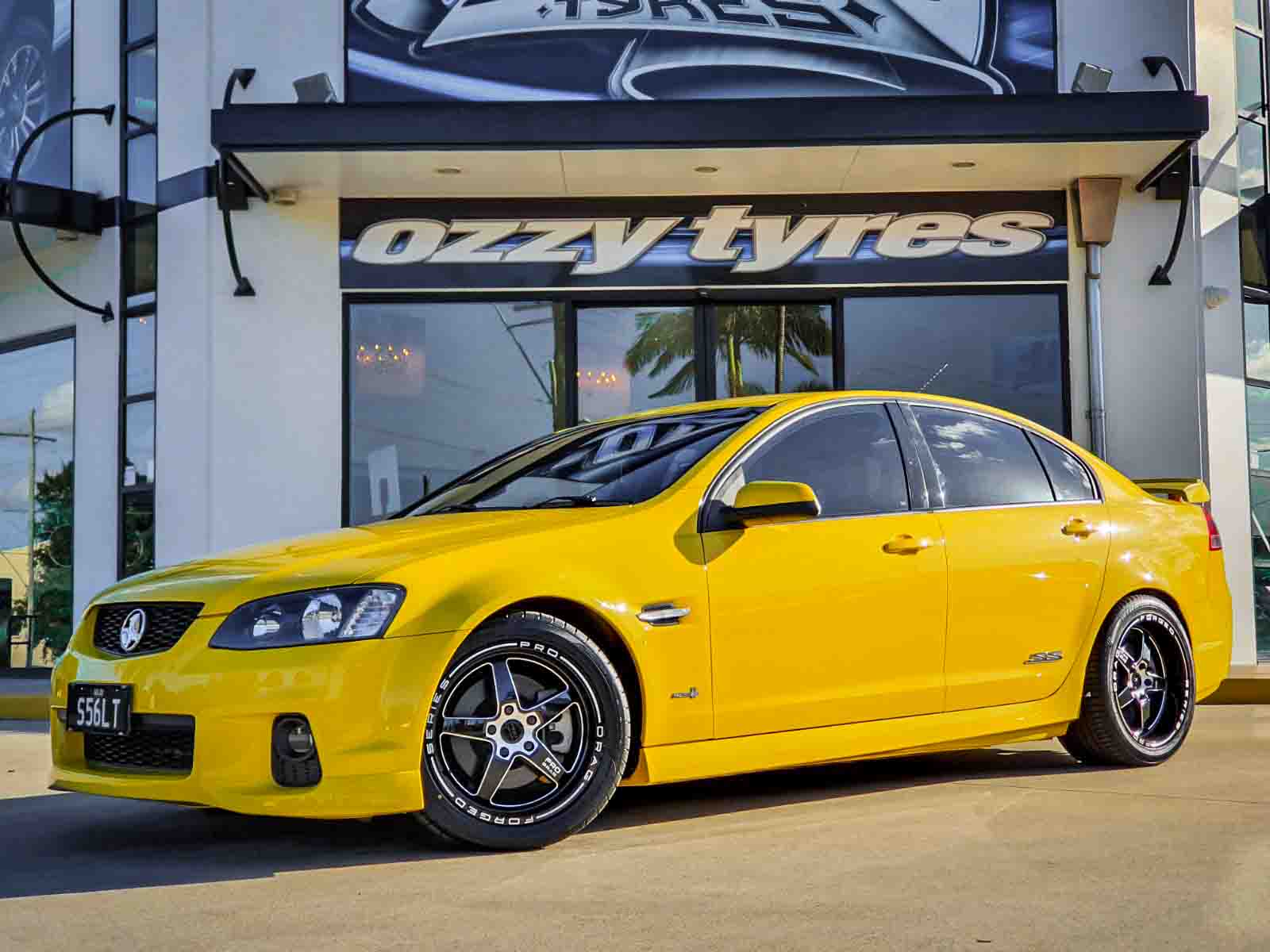 HOLDEN COMMODORE PRO DRAG PD1 BLACK LIP #4524