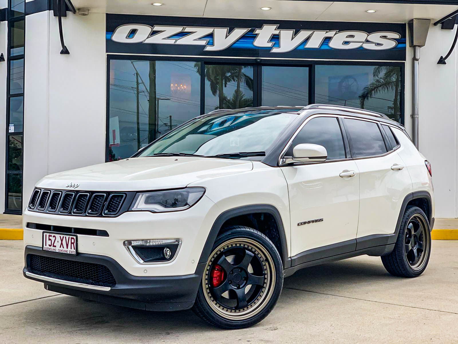 JEEP COMPASS HUSSLA ZEN MATTE BLACK GLOSS BLACK RIVETS BRONZE LIP #4657