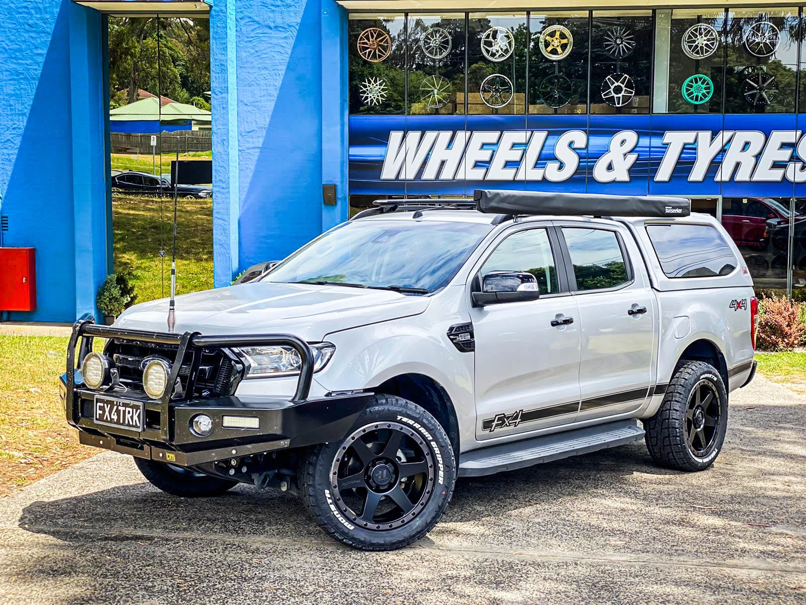 FORD RANGER HUSSLA SPITFIRE MATTE BLACK DARK TINT LIP BLACK BOLTS #4707