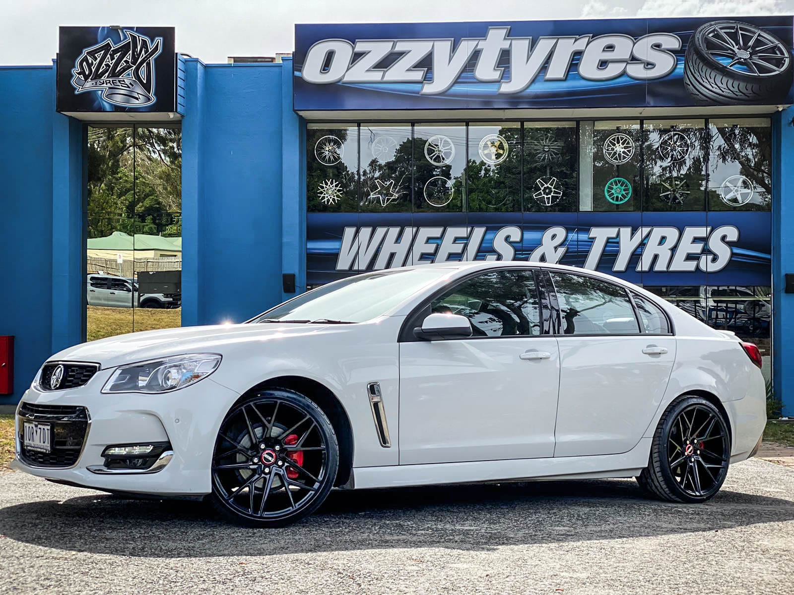 HOLDEN COMMODORE HUSSLA JACQUES GLOSS BLACK #487
