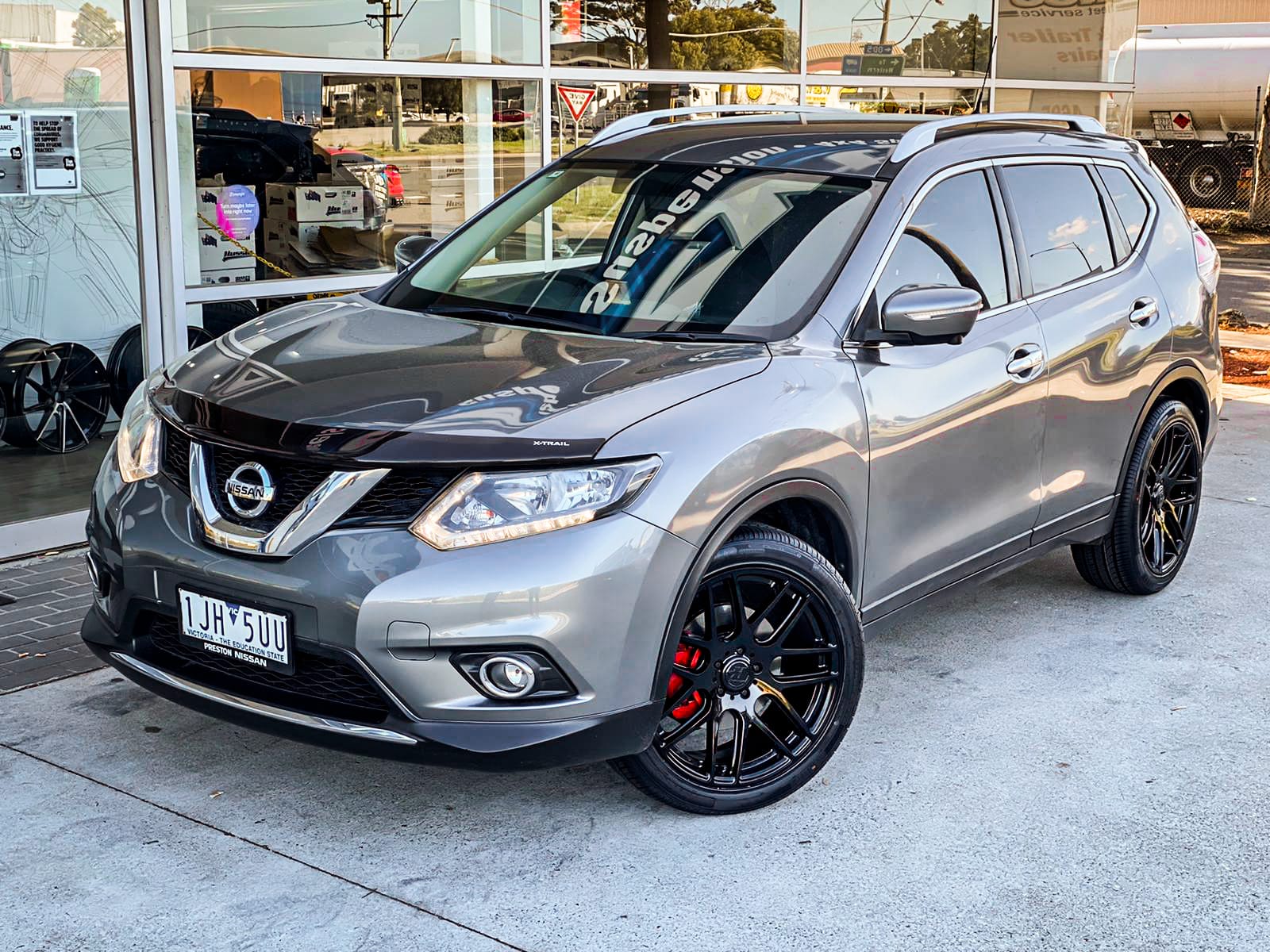 Nissan x-trail hussla euro gloss black #5033