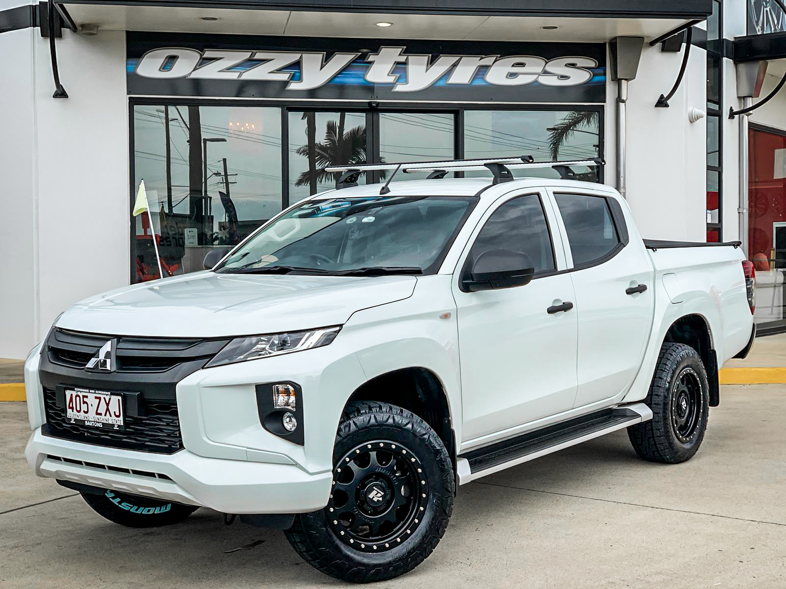 MITSUBISHI TRITON HUSSLA RAPTOR MATTE BLACK #5178