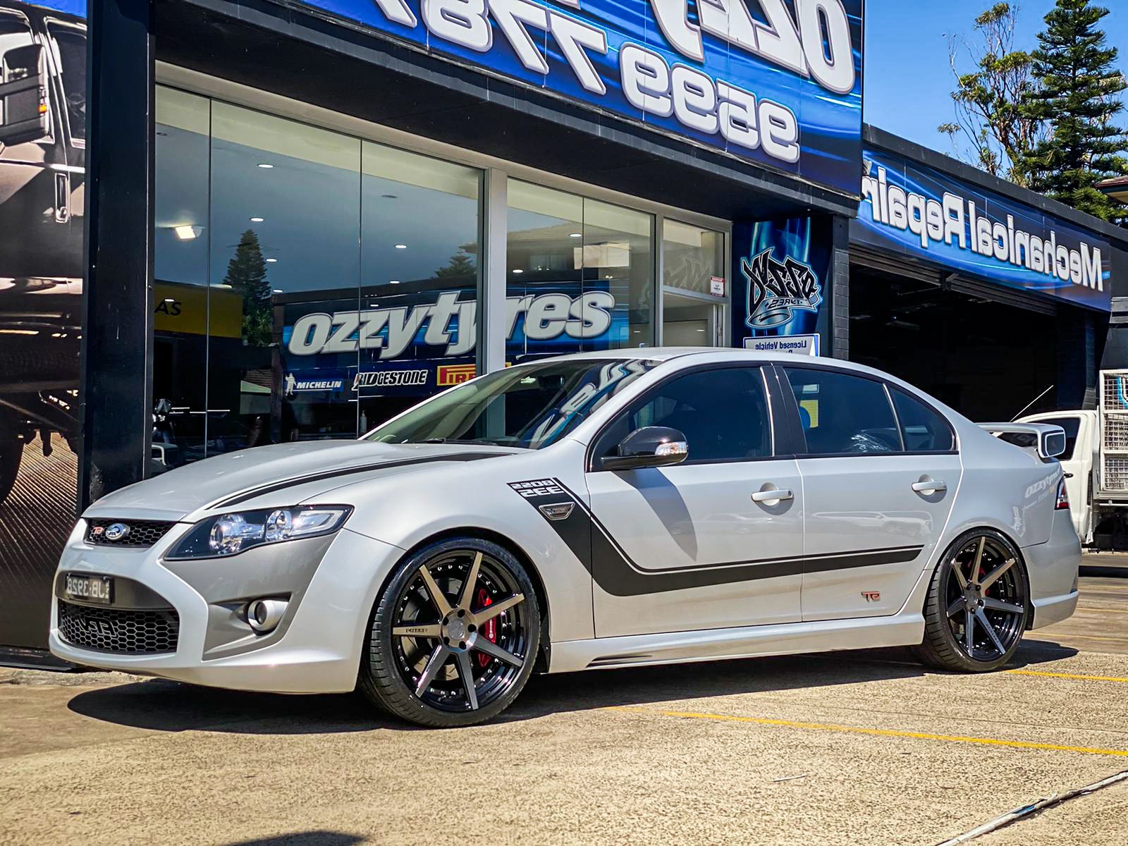FORD FALCON UTE VERTINI DYNASTY GLOSS BLACK DARK TINT FACE CHROME BOLTS ...