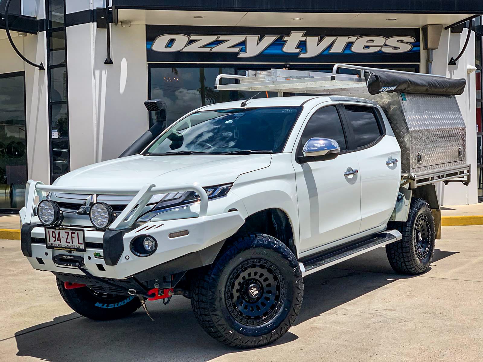 mitsubishi triton hussla strikeforce matte black wheel #5838