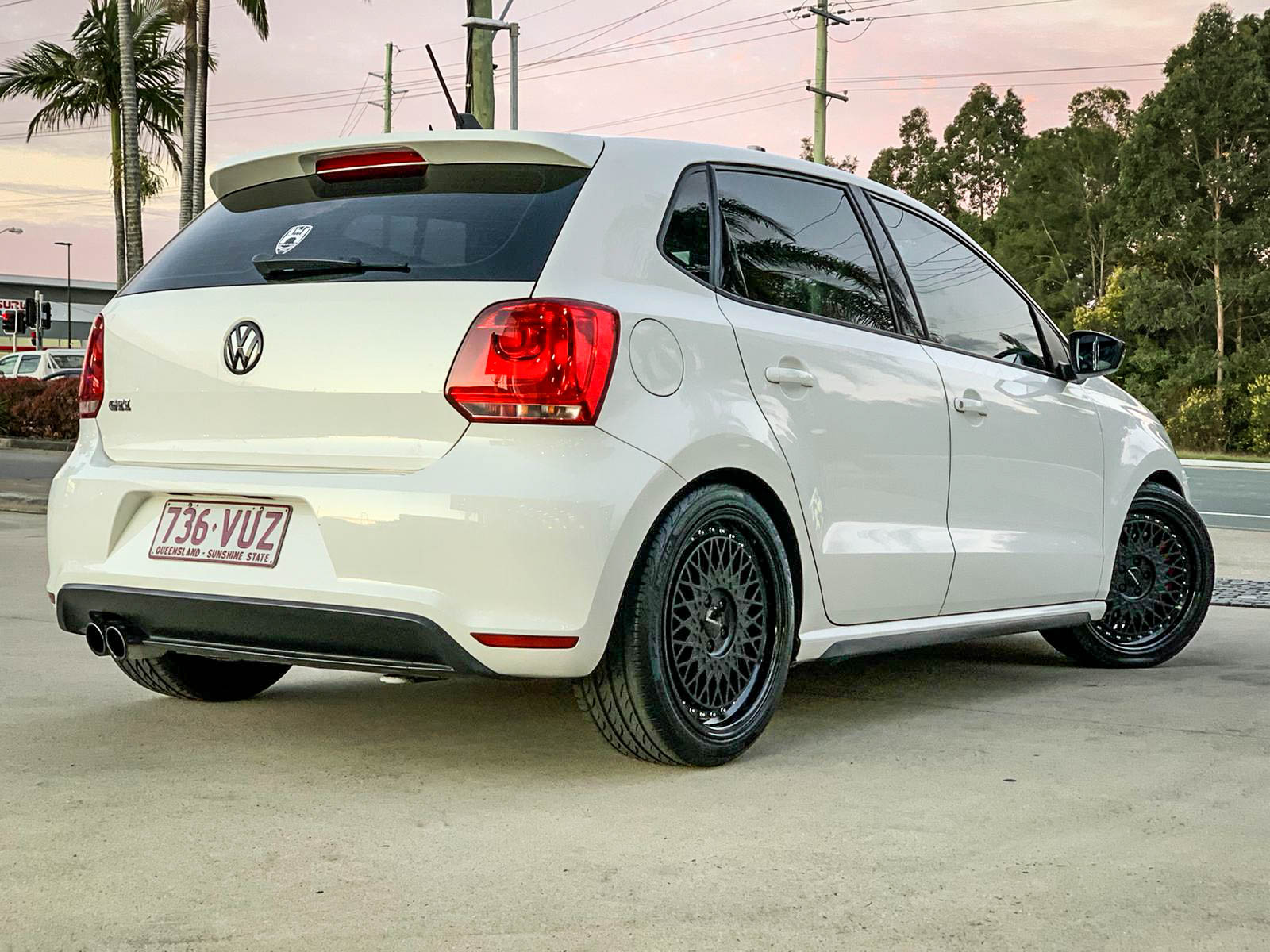 Volkswagen golf avant garde m220 matte black gloss black lip #624