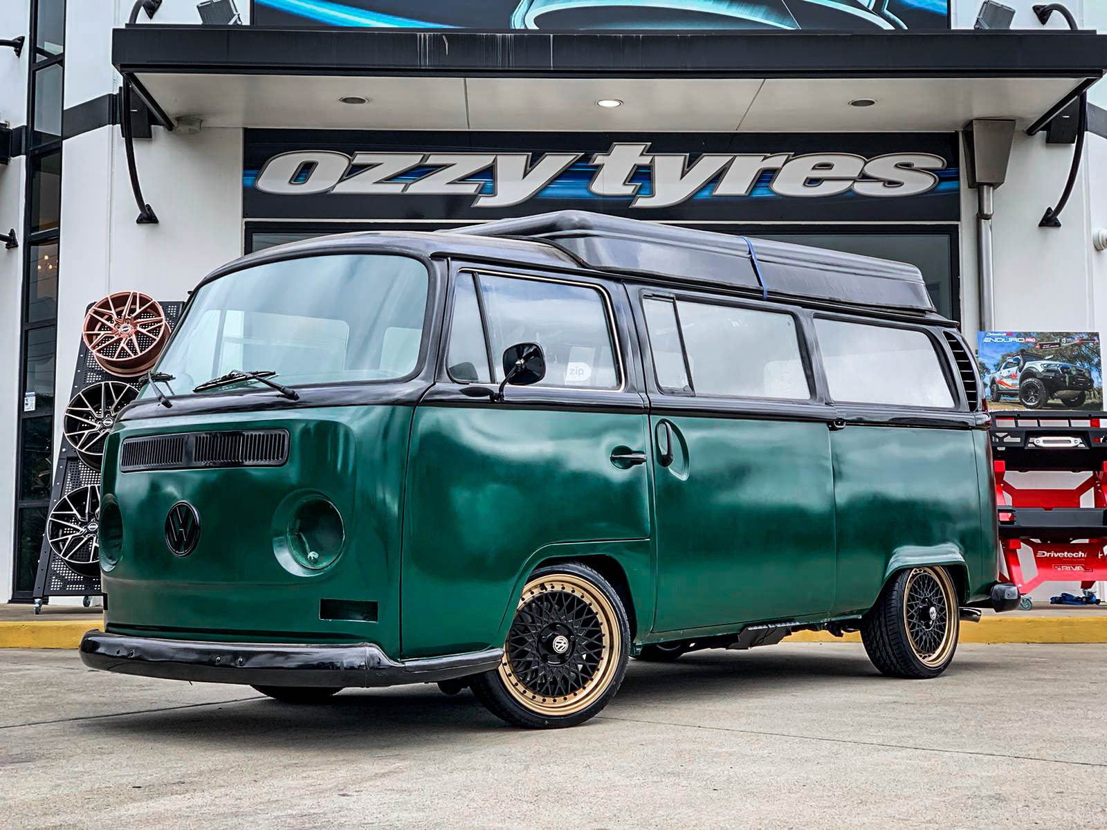 VOLKSWAGEN KOMBI AVANT GARDE M220 MATTE BLACK BRONZE LIP Wheel #6813