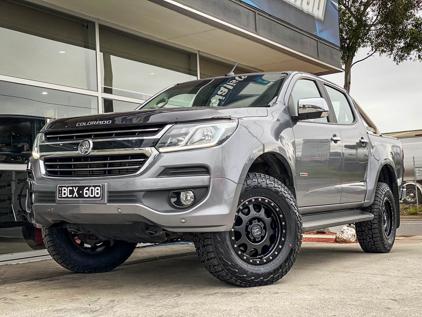 HOLDEN COLORADO HUSSLA RAPTOR MATTE BLACK #716