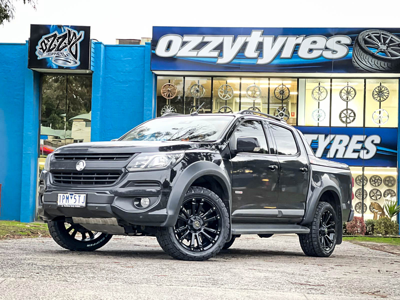 holden colorado hussla ambush matte black wheel #7469