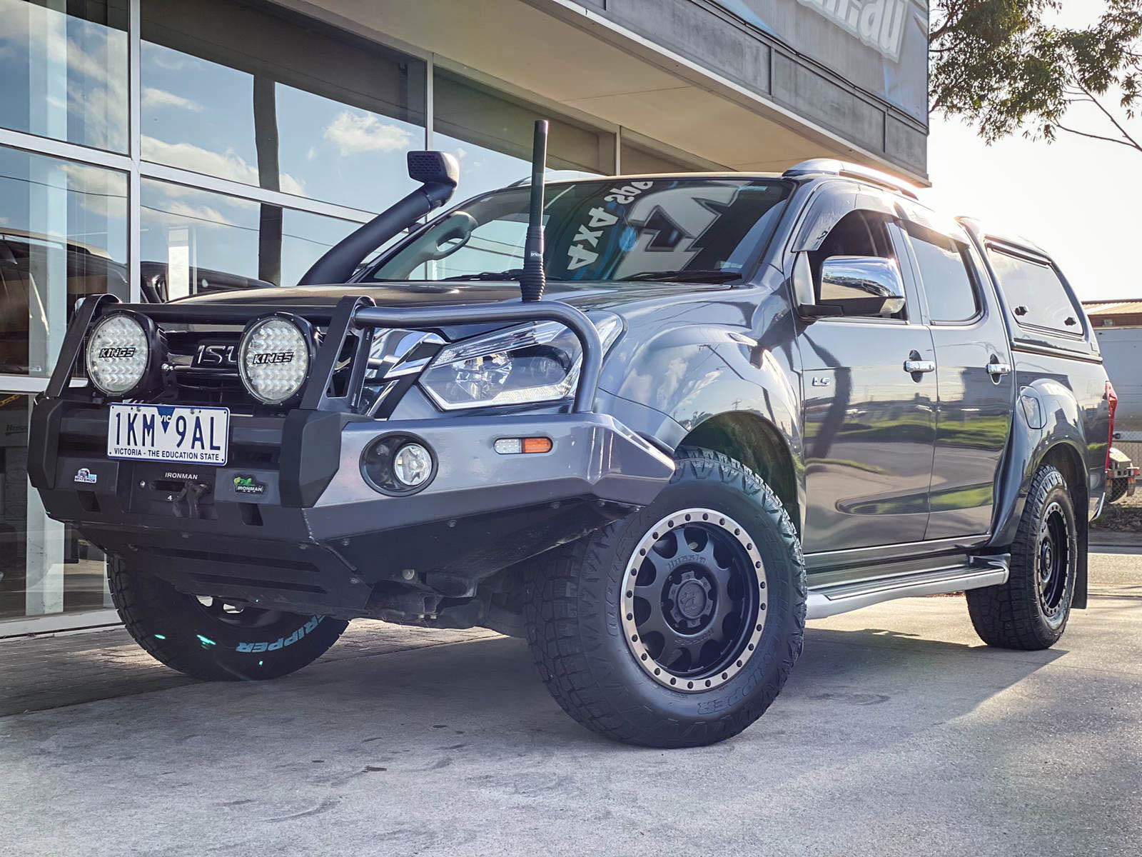 ISUZU D-MAX HUSSLA RAPTOR MATTE BLACK DARK TINT LIP BLACK BOLTS #763