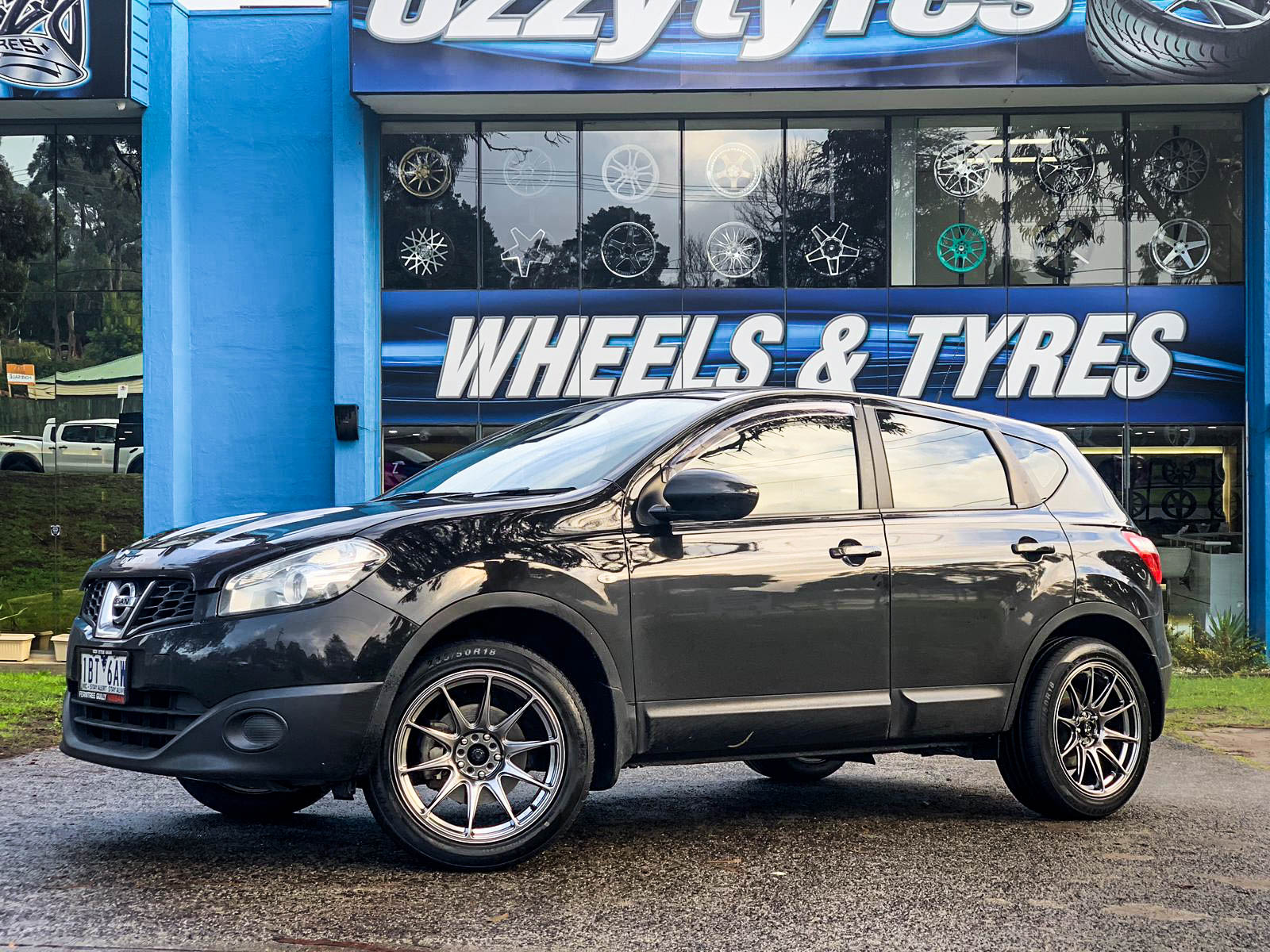 NISSAN DUALIS HUSSLA 027 CHROMIUM #820