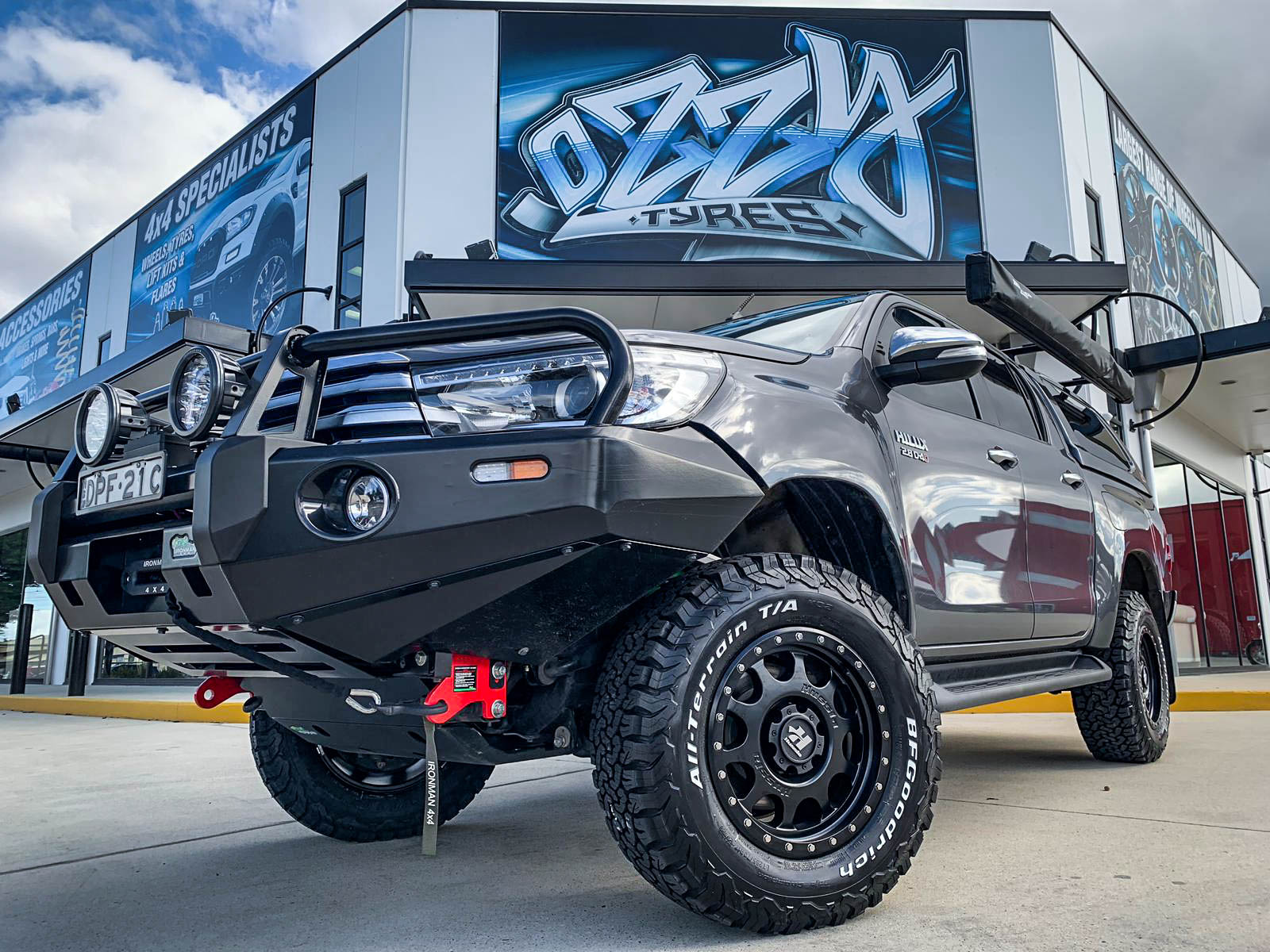 Off Road Tyres Toyota Hilux Kut Snake Kotflügelverbreiterung Toyota