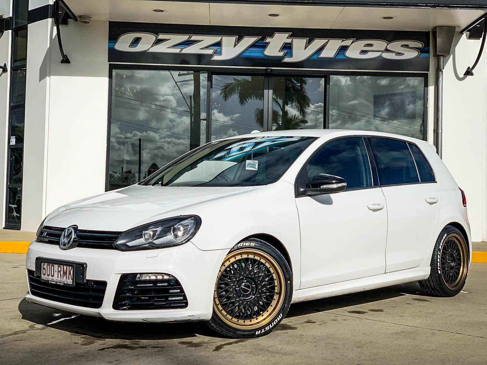 Volkswagen golf avant garde m220 matte black bronze lip #864