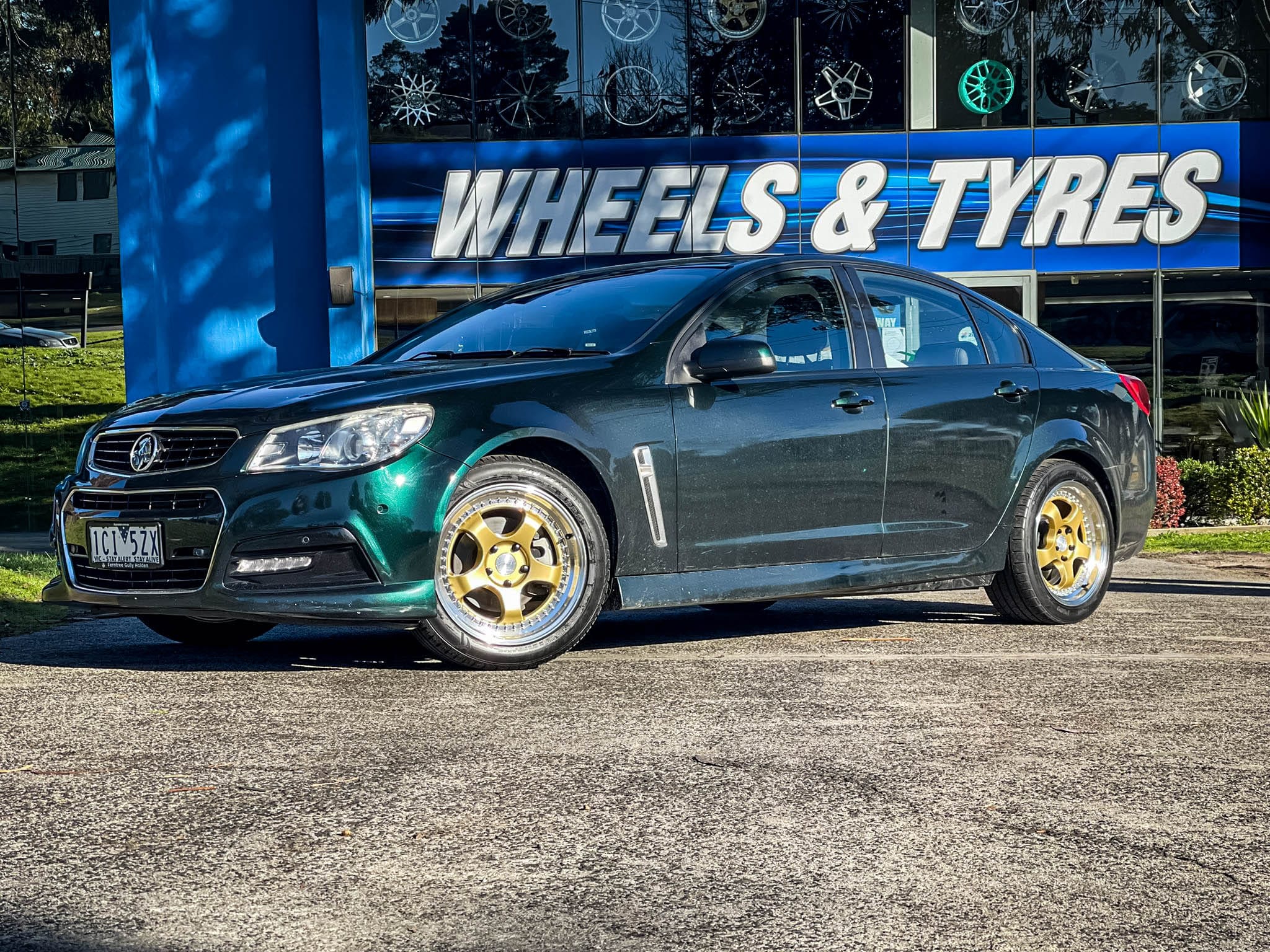 HOLDEN COMMODORE HUSSLA ZEN GOLD CHROME RIVETS MACHINED LIP Wheel #9845